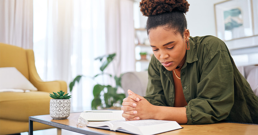 How Reading the Bible Every Day Changes Everything | Revive Our Hearts ...